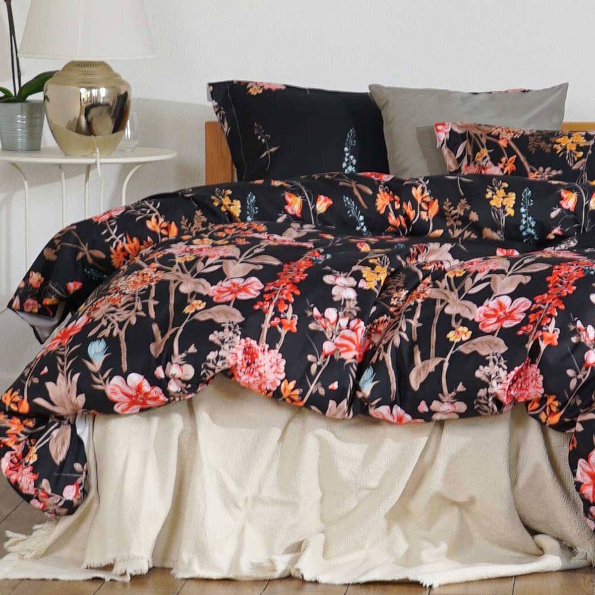 Kyra Floral Quilt Cover Set (Double size) - Bunnings Australia