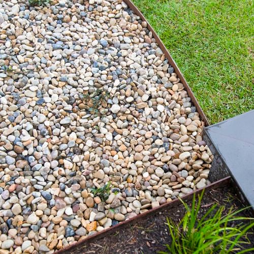 Tuscan Path 30-50mm 20kg Black Decorative Pebble Mix - Bunnings Australia