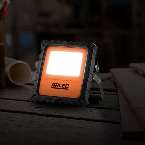 Arlec 10W 700lm LED Rechargeable Work Light - Bunnings Australia