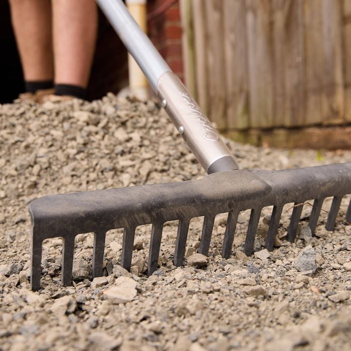 Cyclone 16 T Landscapers Rake Fibreglass Handle - Bunnings Australia