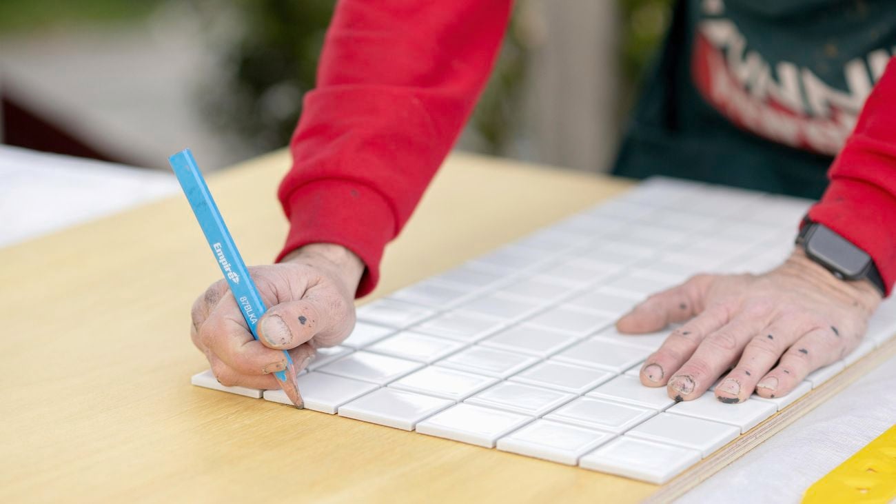 How To Create A Tiled Table - Bunnings Australia