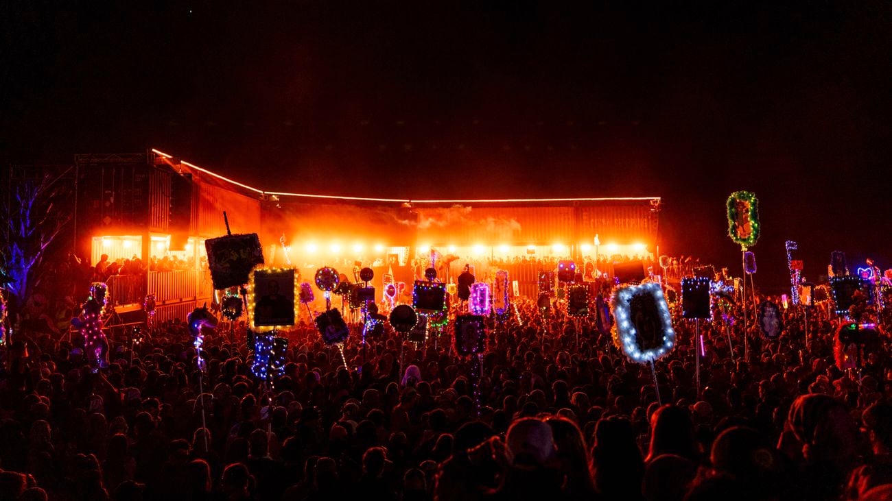 How To Create A Doof Stick For Your Next Music Festival - Bunnings ...