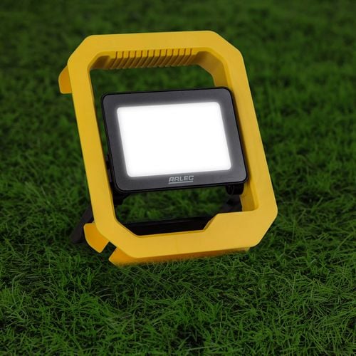 Arlec 20W 1600lm LED Portable Worklight - Bunnings Australia