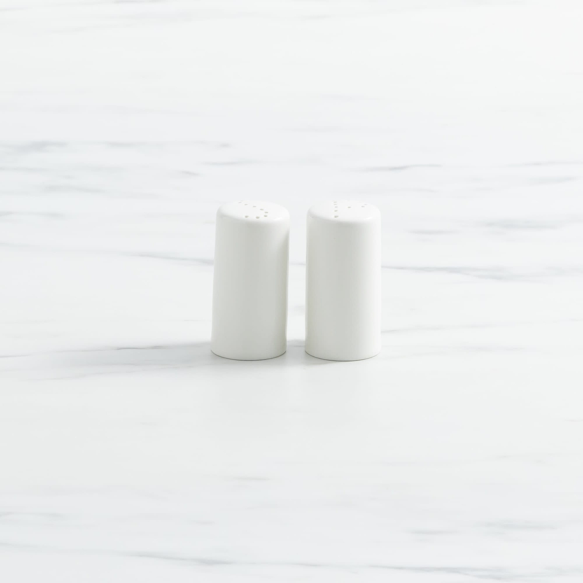 Salisbury & Co Classic Salt and Pepper Shaker Set White - Bunnings ...