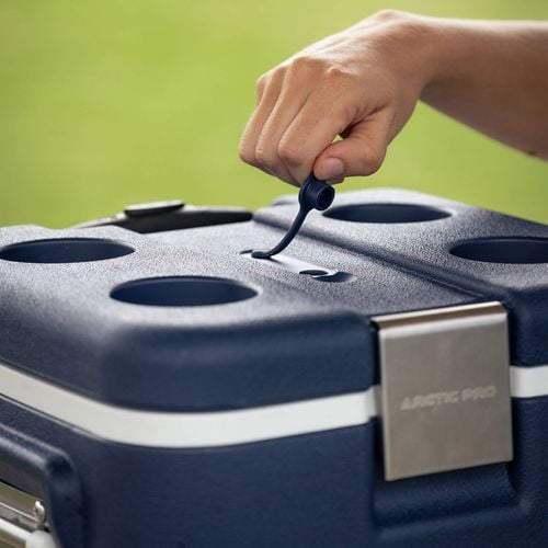 Esky 25L Blue Arctic Pro Beverage Cooler - Bunnings New Zealand