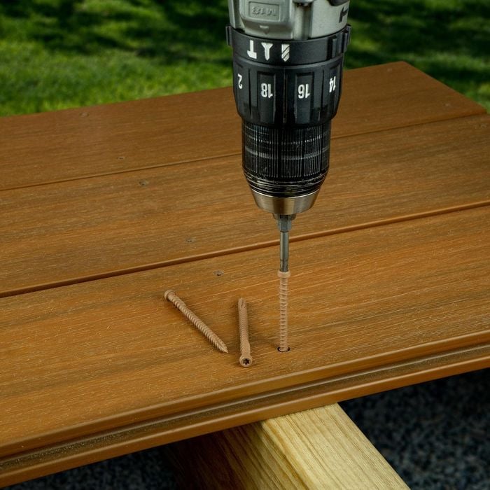 Simpson Strong-Tie 4.8 x 70mm Red Decking Composite Screw To Timber ...
