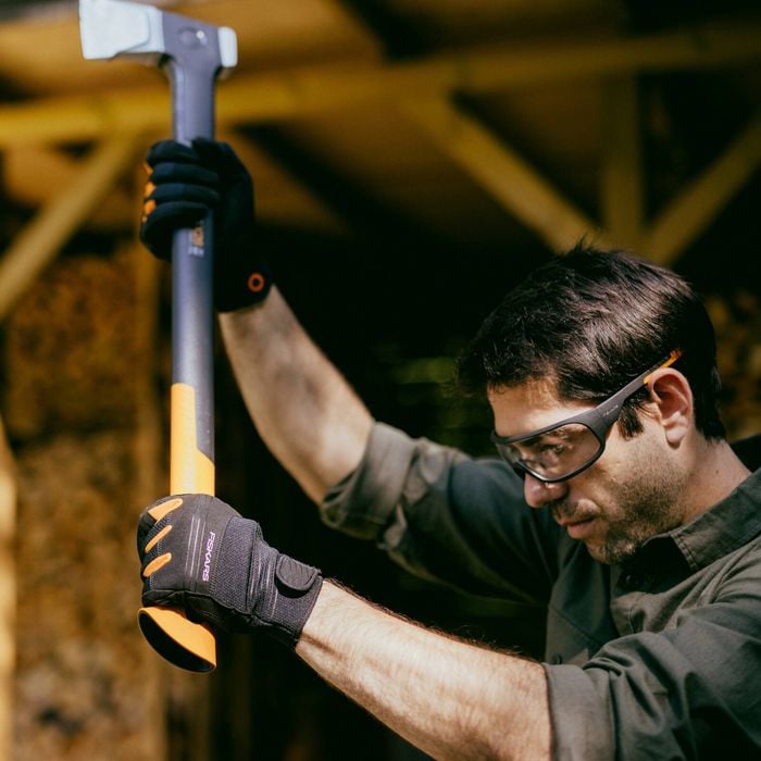Fiskars Size 10 Axe and Tool Gloves - Bunnings Australia