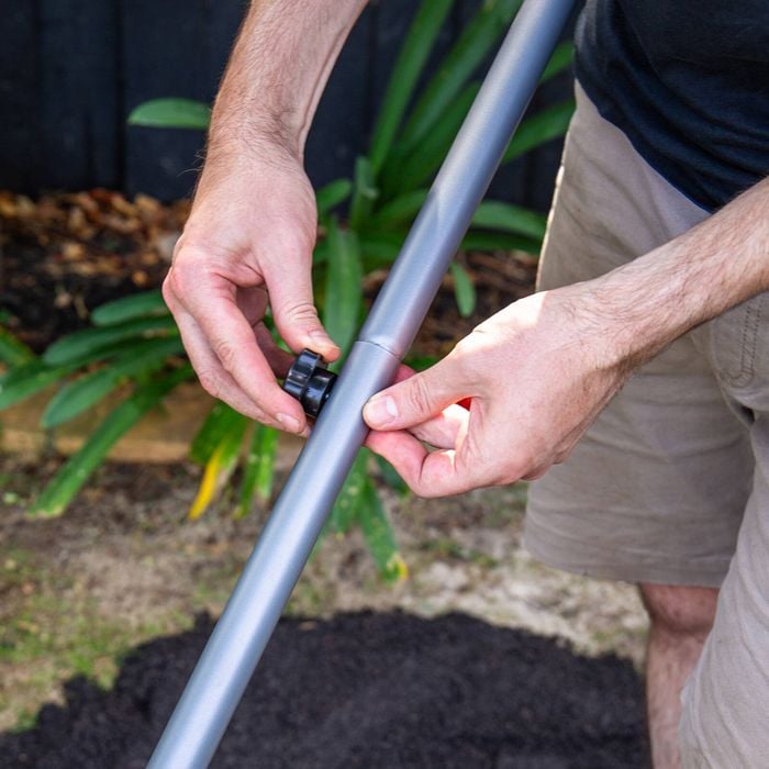 Cyclone 760mm Soil Spreader - Bunnings Australia