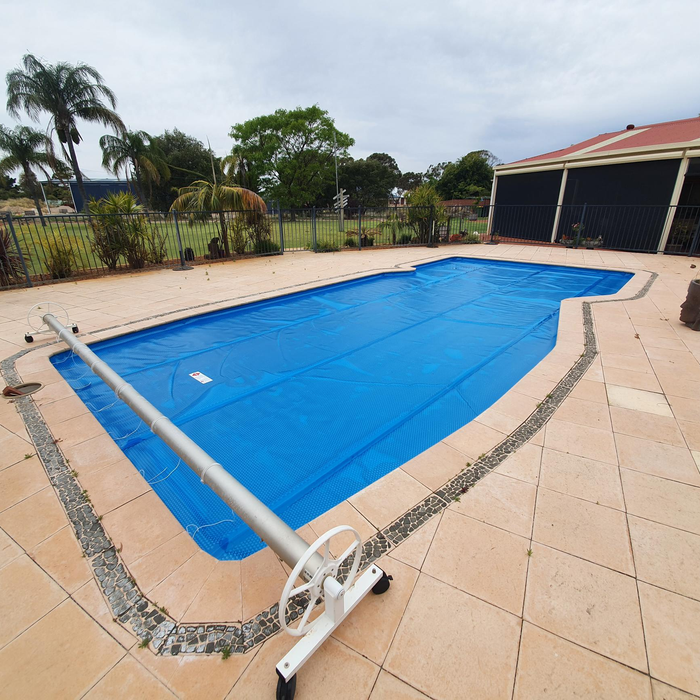 Daisy Pool Covers 500um Royal Blue Solar Pool Cover up to 5.5m Long ...