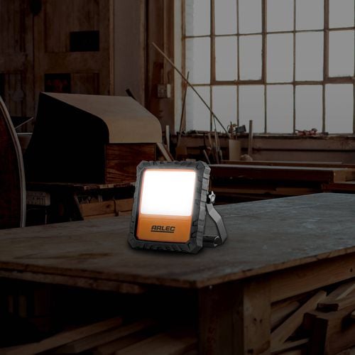 Arlec 30W 2100lm Rechargeable LED Work Light - Bunnings Australia