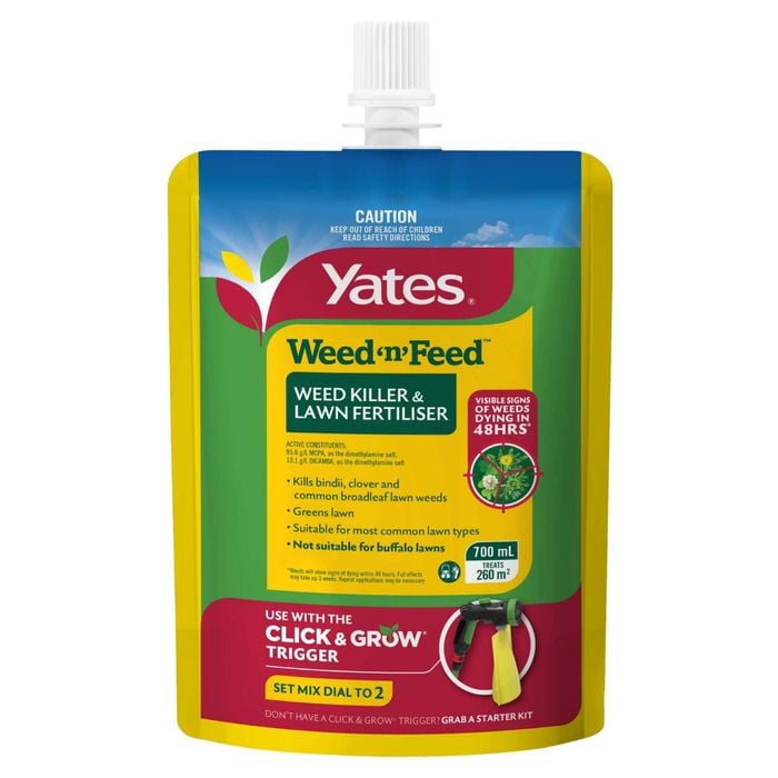 Yates 700ml Click And Grow Weed 'N' Feed Weed Killer And Lawn ...