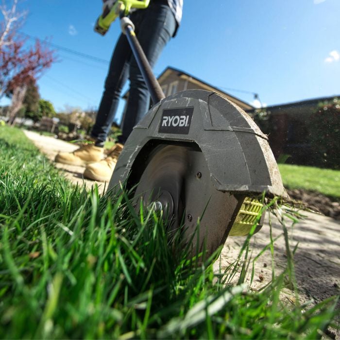 Ryobi One+ 18V 4.0Ah 220mm Cordless Edger Kit RED1850LI40 - Bunnings ...