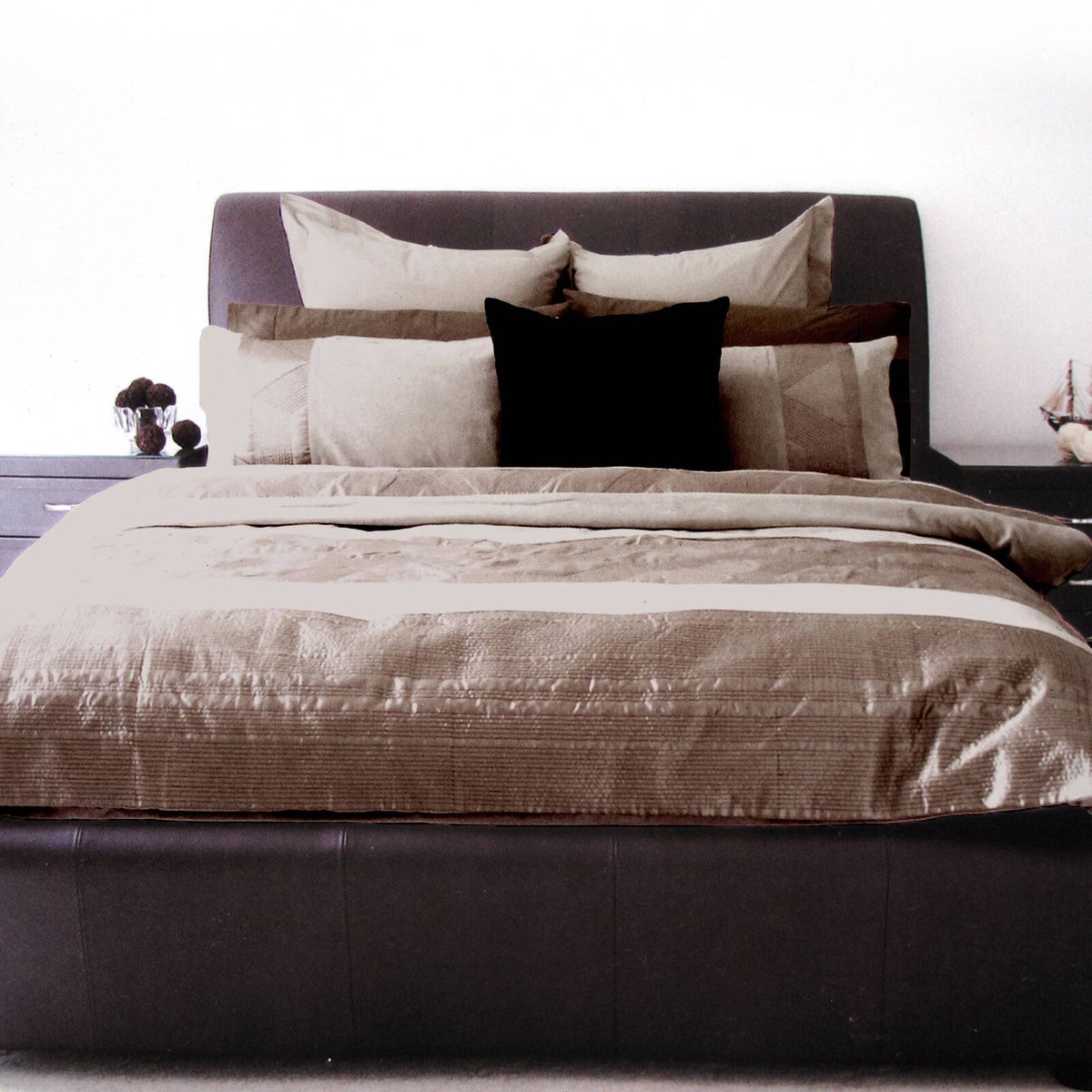 Manhattan Barclay Brown Quilt Cover Set King - Bunnings Australia