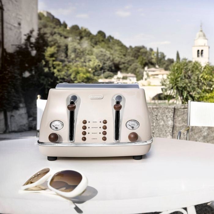 De'Longhi Icona Vintage Beige 4 Slice Toaster - Bunnings New Zealand