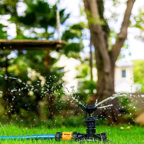 Holman Large Shaker Spray Sprinkler on Weighted Base - Bunnings Australia