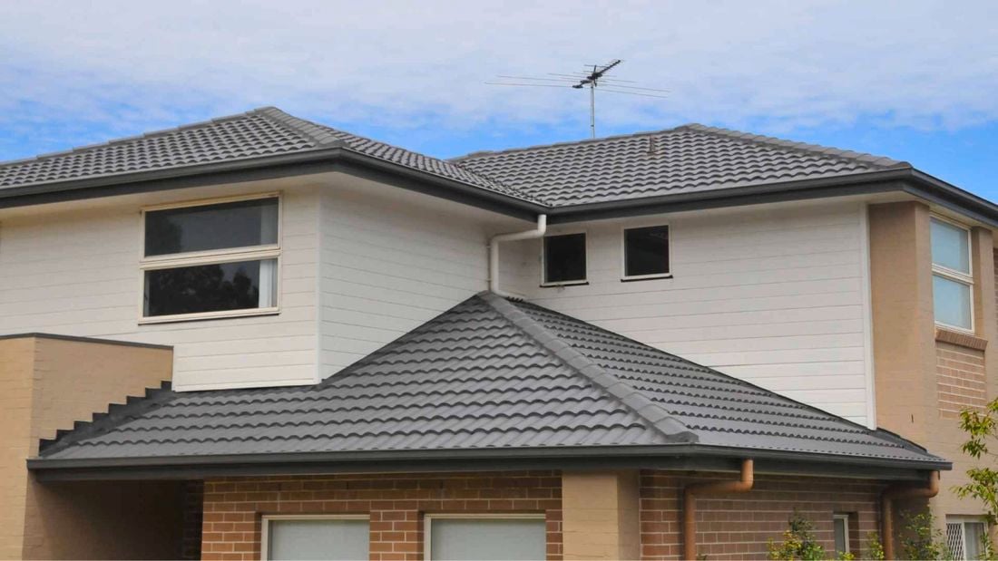 D.I.Y. Roof Repairs Made Easy With Flexible Roof Flashing - Bunnings ...