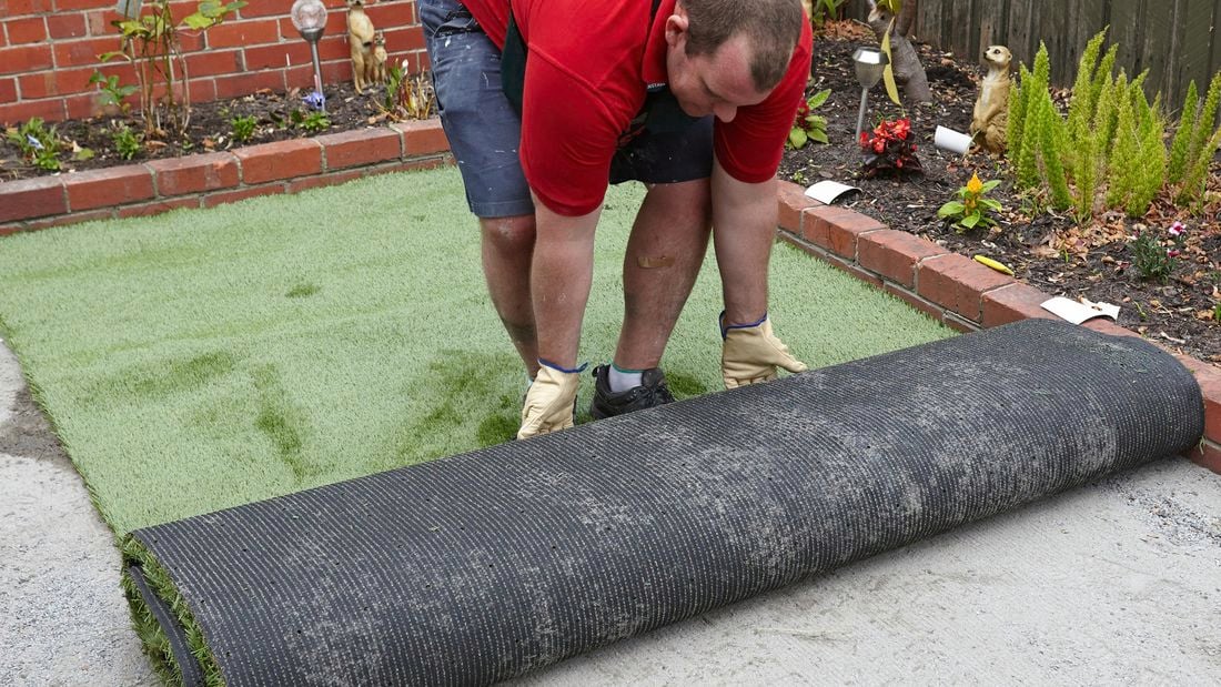 How To Lay Synthetic Turf - Bunnings Australia