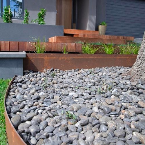 Tuscan Path 30-50mm 20kg Black Decorative Pebble Mix - Bunnings Australia