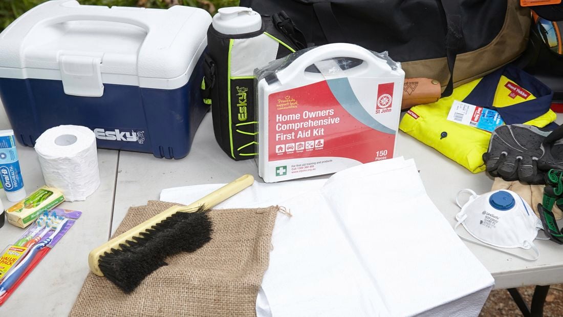 How To Prepare a Bushfire Survival Kit - Bunnings Australia