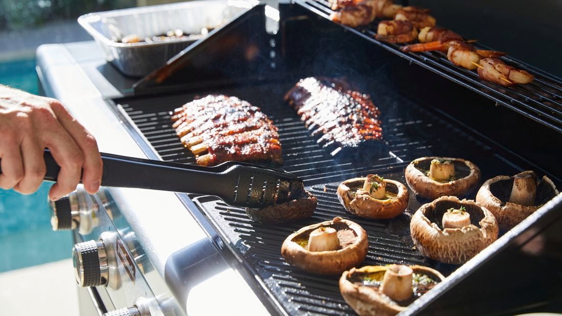 How To Pick The Right Type Of Barbecue For You - - Bunnings New Zealand