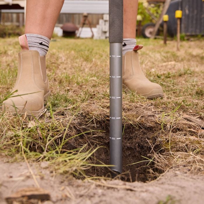 Cyclone Post Hole Square Shovel Fibreglass Long Handle - Bunnings Australia