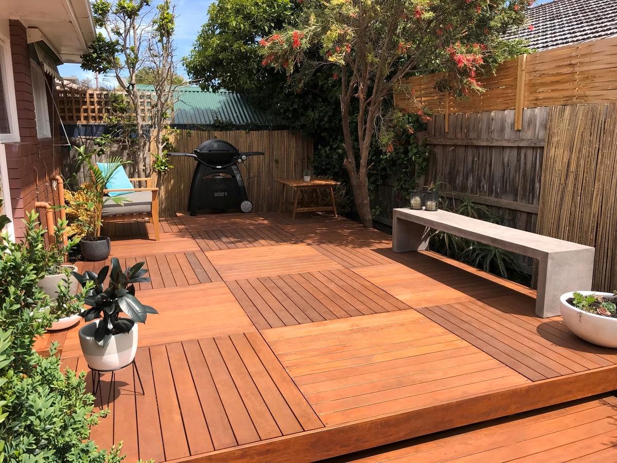 Buying Guide: Modular Decking Systems - Bunnings Australia