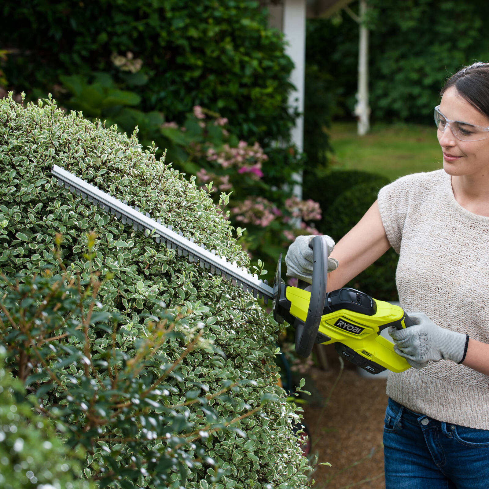 Ryobi cordless hedge trimmer bunnings store