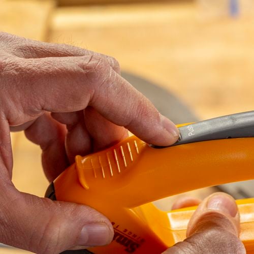 Smith's Axe & Machete Sharpener - Bunnings Australia