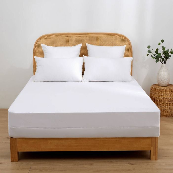 Dreamaker Fully Encased Waterproof Mattress Protector King Single Bed ...