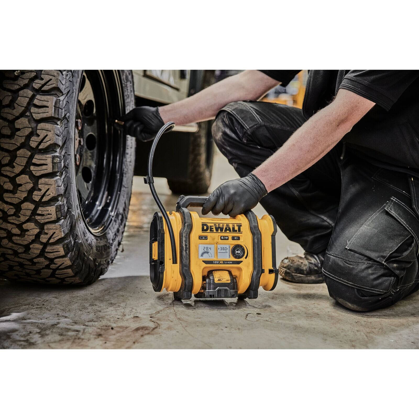 DeWALT 18V XR Cordless Air Inflator DCC018N XJ Skin Only Bunnings Australia