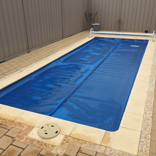 Daisy Pool Covers SQ Roller Range - Pools up to 4.3m wide - Bunnings ...