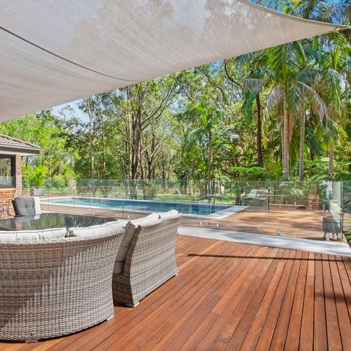 86 x 19mm Pre-Oiled Spotted Gum KD Decking - Linear Metre - Bunnings ...