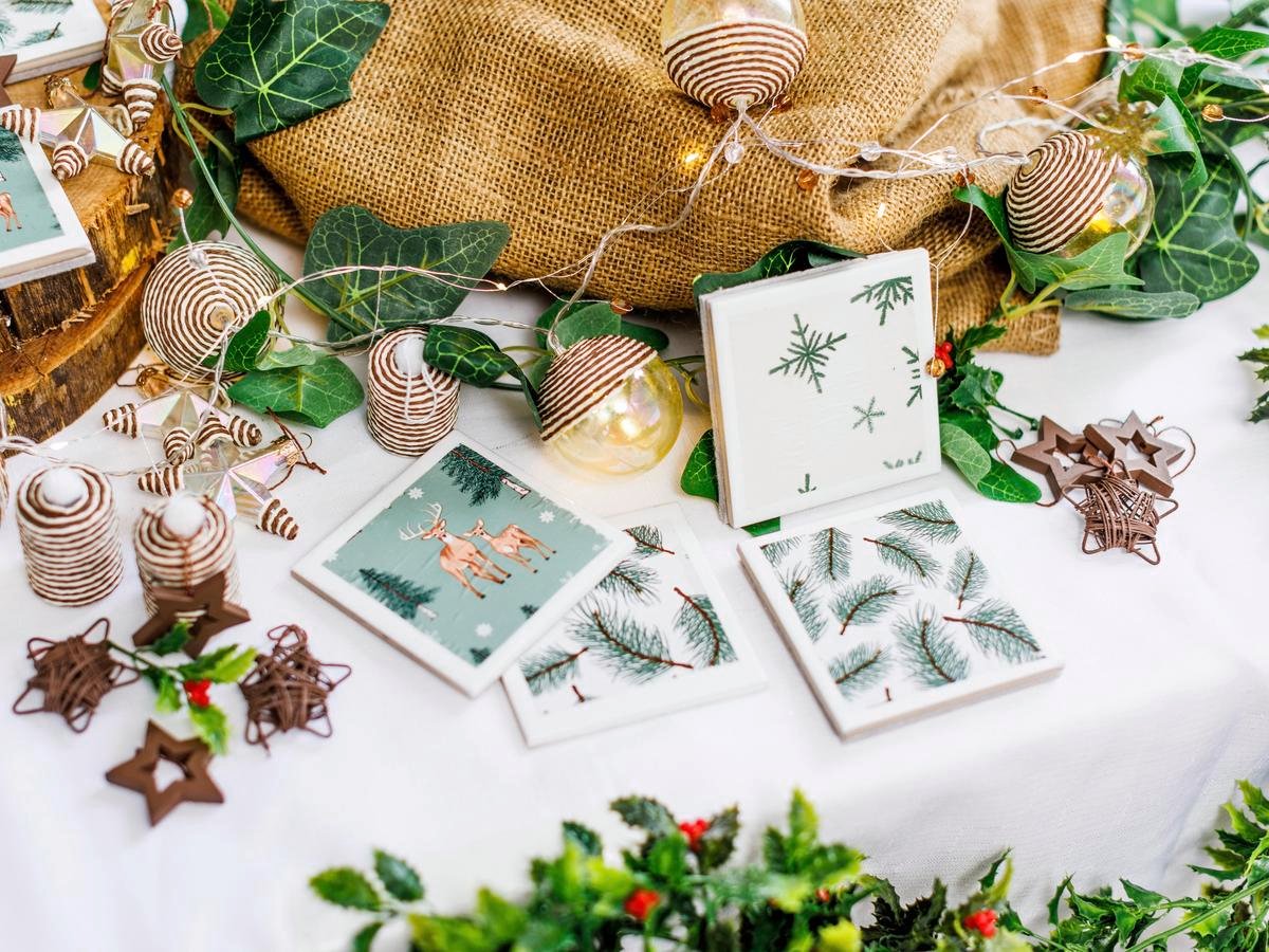 How to create Christmas tile coasters - Bunnings Australia