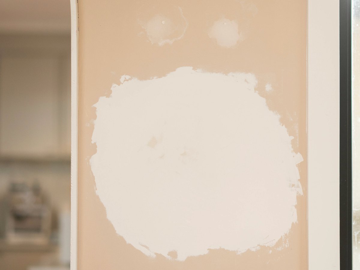 How To Patch A Plaster Wall - Bunnings Australia
