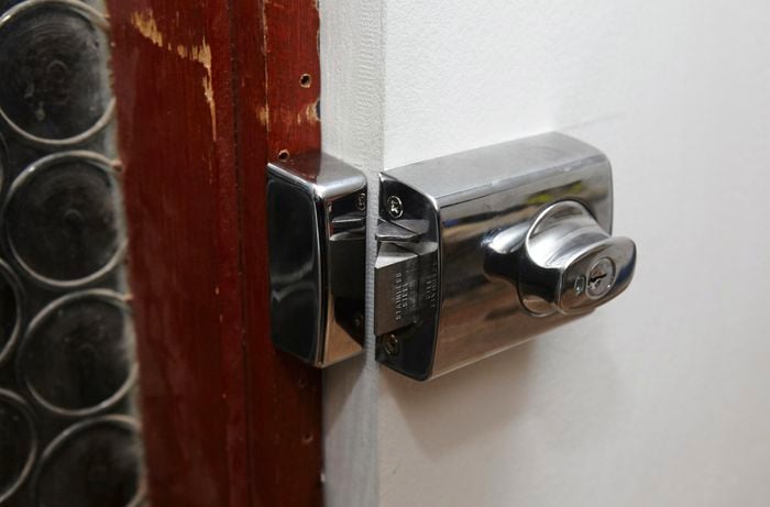 How To Install a Deadlock - Bunnings Australia