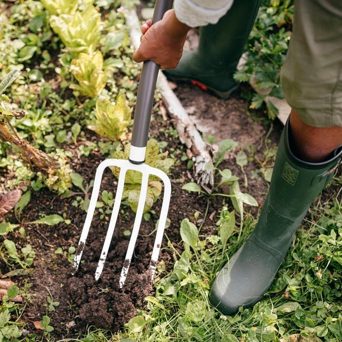 Fiskars White Digging Fork - Bunnings Australia