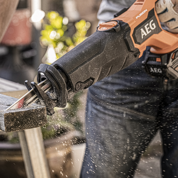 Aeg reciprocating saw bunnings store