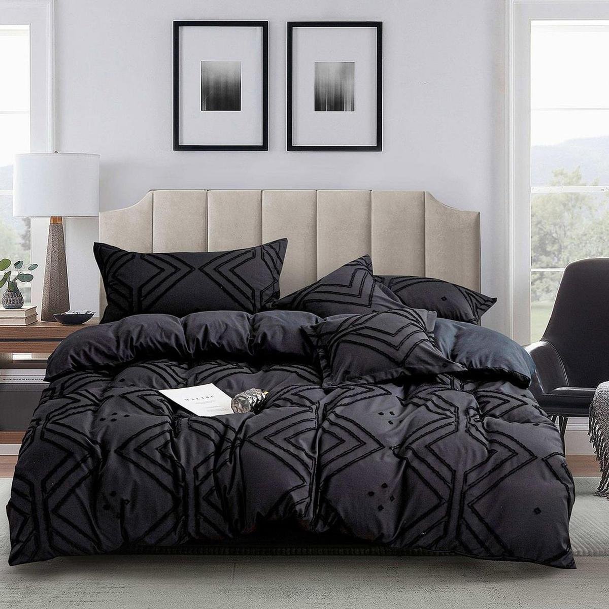 Fabric Fantastic Tufted Textured Jacquard King Size Black Quilt/doona ...