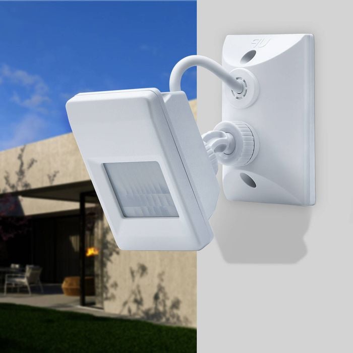 DETA White IP66 3-Wire PIR Security Sensor - Bunnings Australia