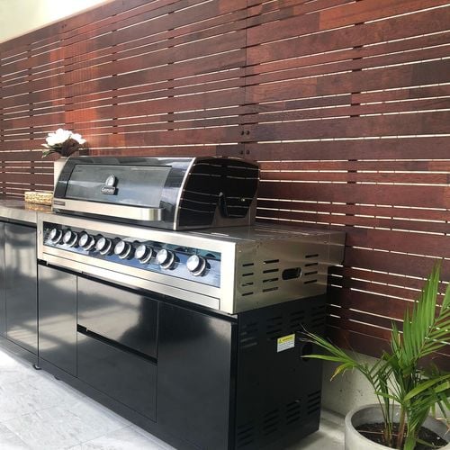 SpecRite 1800 x 902mm Pre-Oiled Merbau Alternating Slat Fence Panel ...