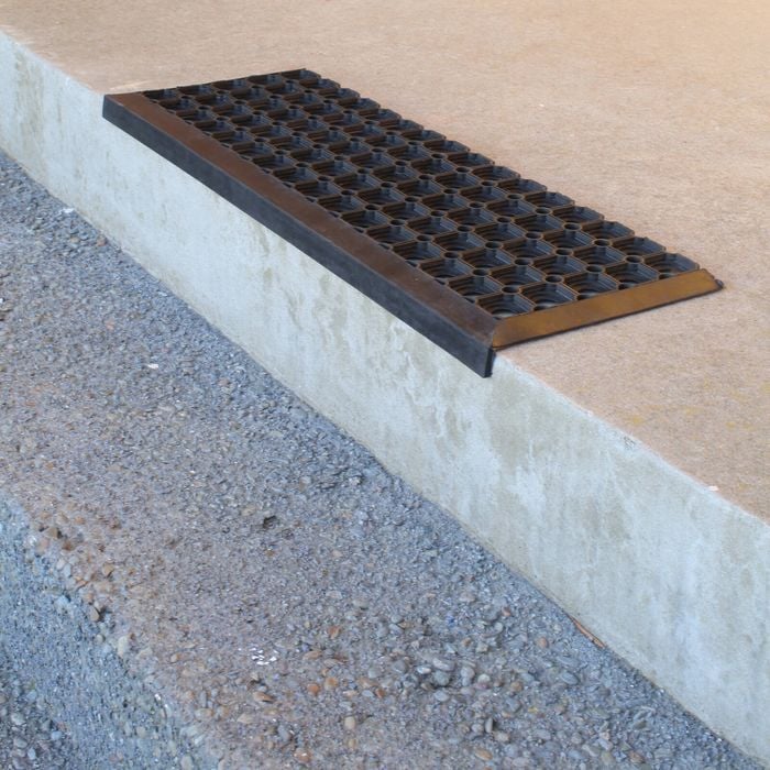 Axton 75 x 25cm Black O Ring Stair Nosing Matt - Bunnings New Zealand