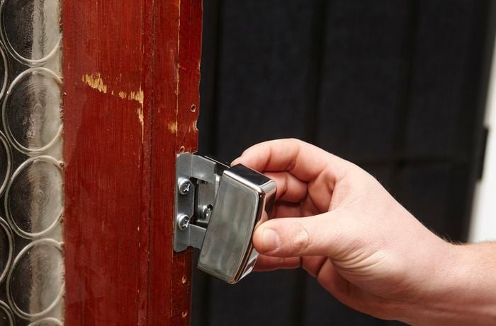 How To Install a Deadlock - Bunnings Australia