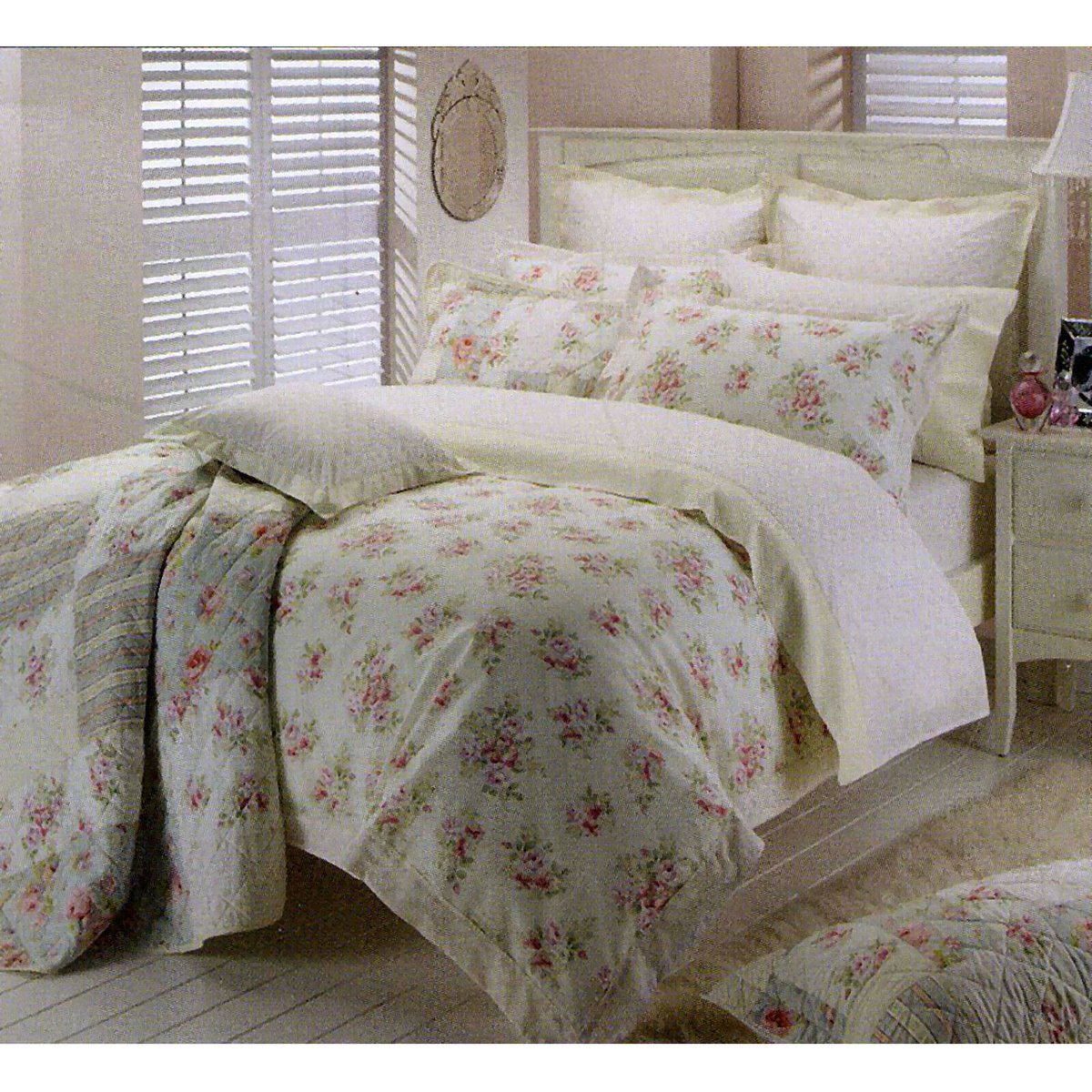 225TC Lara Rose Quilt Cover Set Double - Bunnings Australia