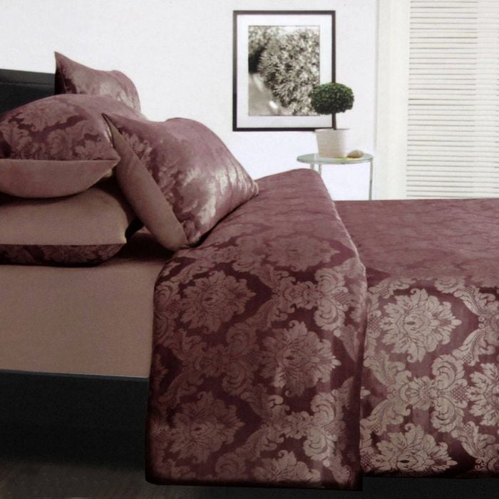 Accessorize Alexa Magenta Quilt Cover Set Double - Bunnings Australia
