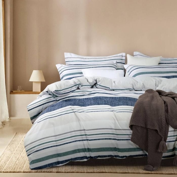 CleverPolly Print Microfibre Quilt Cover Set - Otis - Queen - Bunnings ...