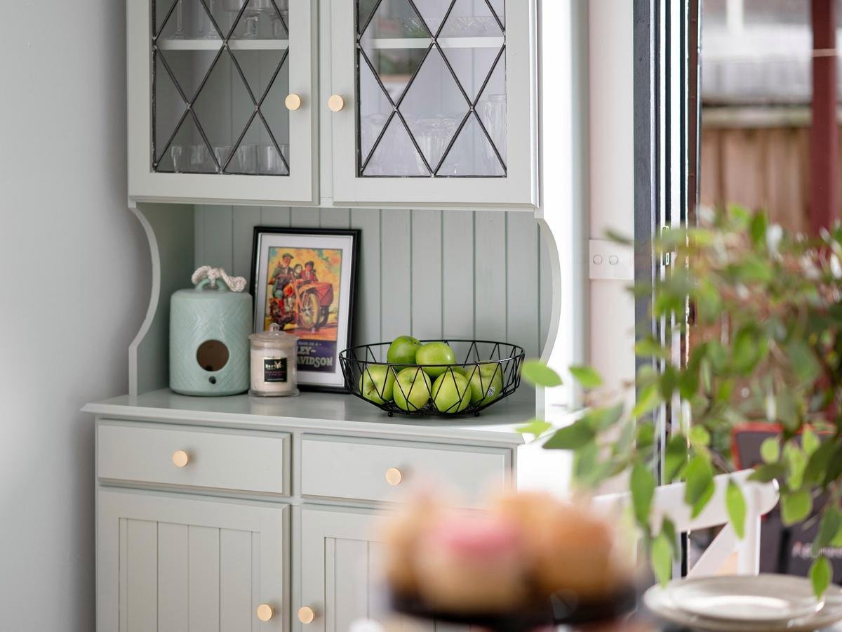 How To Upcycle A Hutch - Bunnings New Zealand