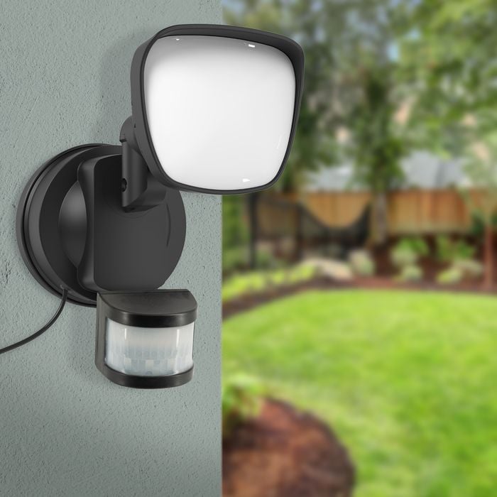 Arlec Black Solar Hybrid Powered Surnia Single Head Security Sensor ...