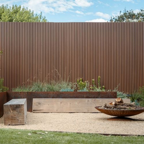 Ekodeck 219 x 26mm 3.6m Hazelwood Batten Screen Castellated Panel ...