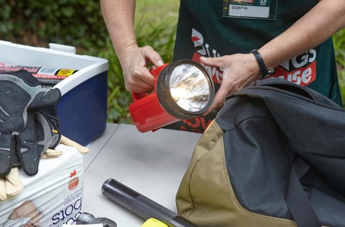 How To Prepare a Bushfire Survival Kit - Bunnings Australia